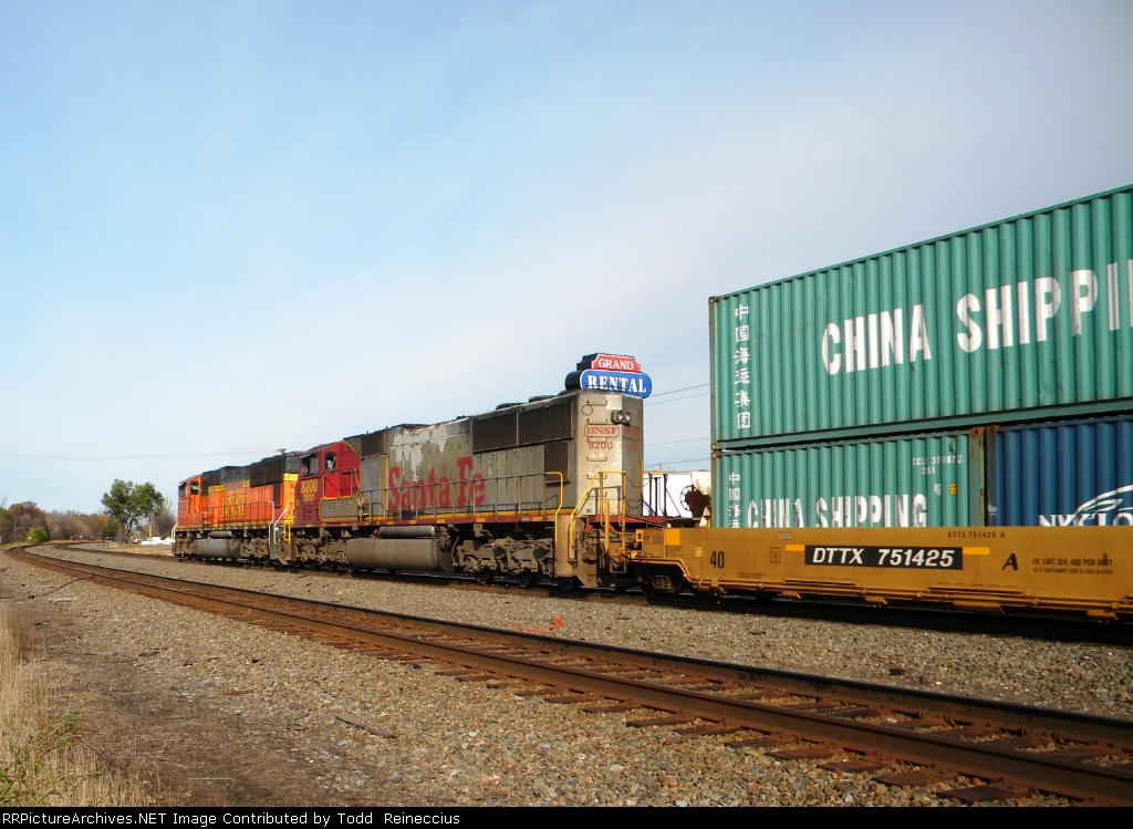 BNSF 8200